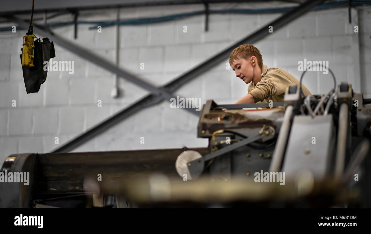 Airman Abigail Weber, 2nd Maintenance Squadron aerospace ground ...