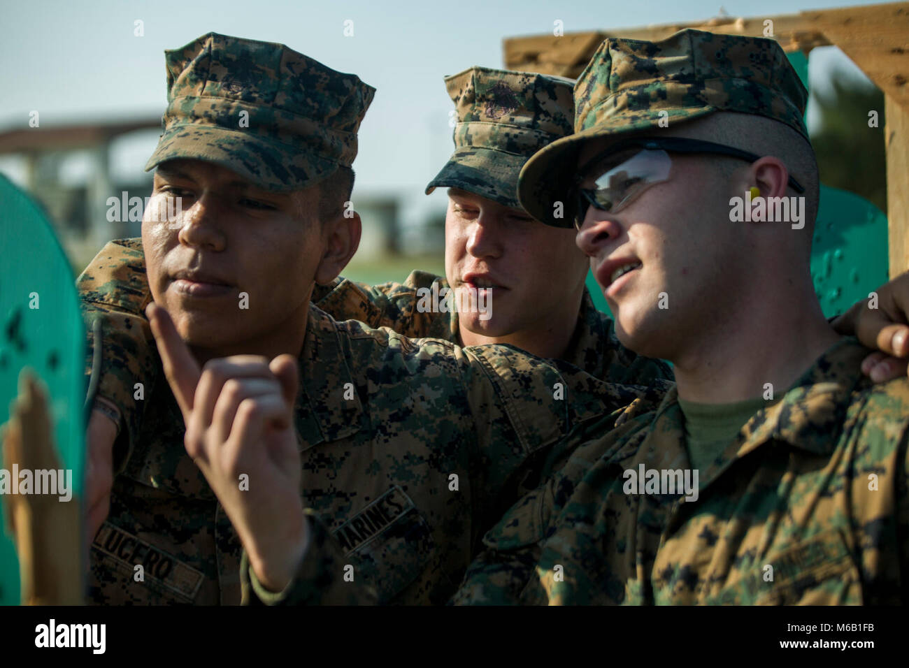 Combat marksmanship coach hi-res stock photography and images - Alamy