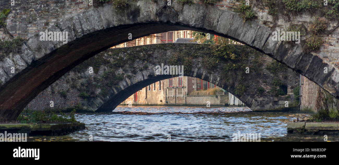 Medieval bridges hi-res stock photography and images - Alamy