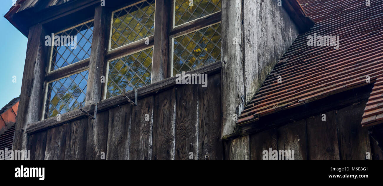 Tiled roof house triangle hi-res stock photography and images - Alamy