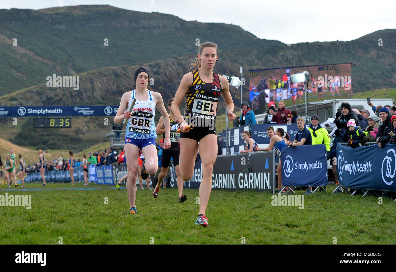 GBR Laura Muir (L), starts the final lap of the Simplyhealth Great ...