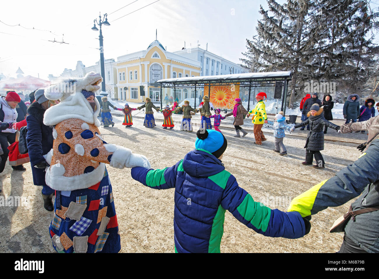 Khorovod dance hi-res stock photography and images - Alamy