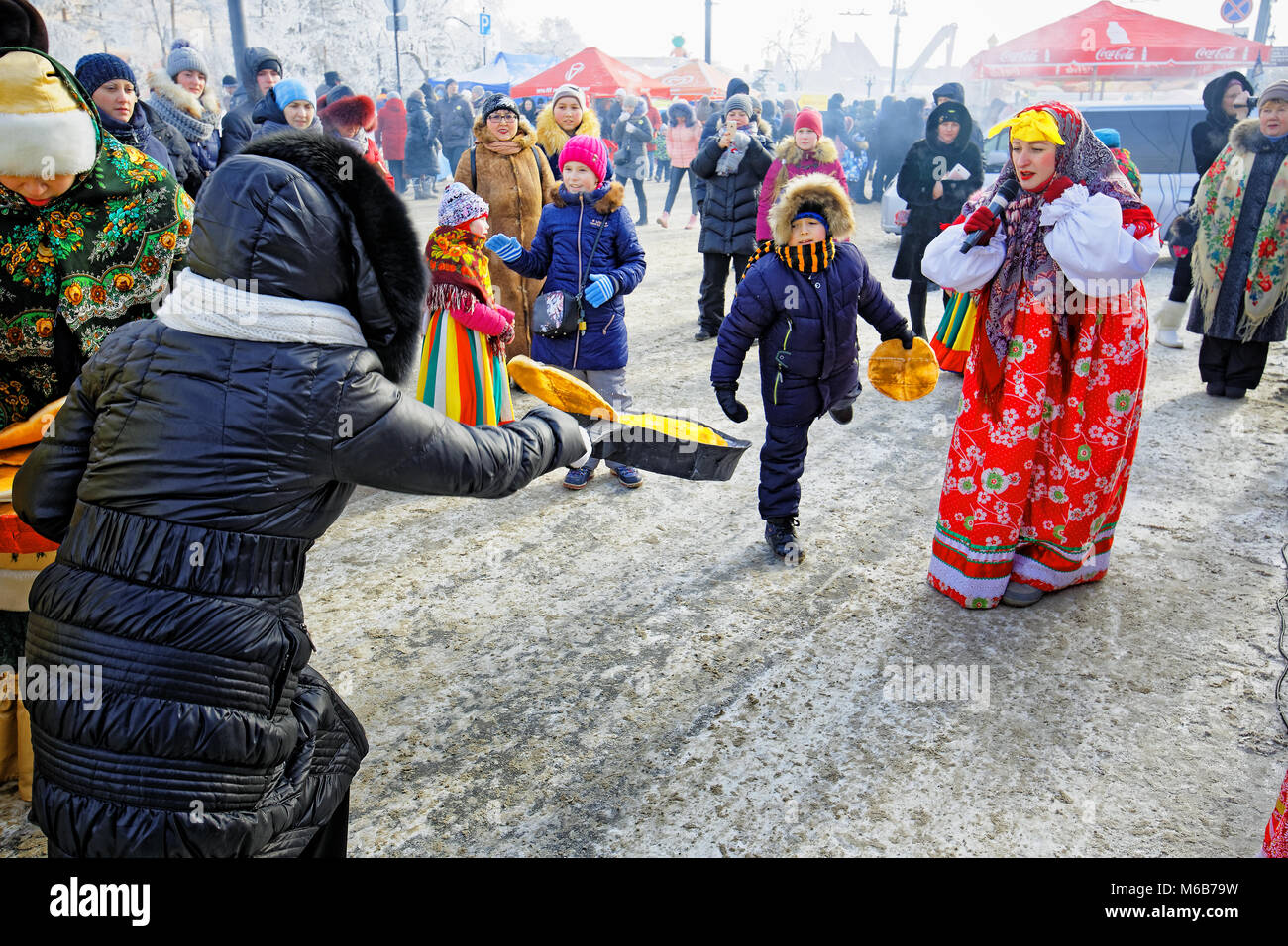 Russian traditional dance hi-res stock photography and images - Alamy