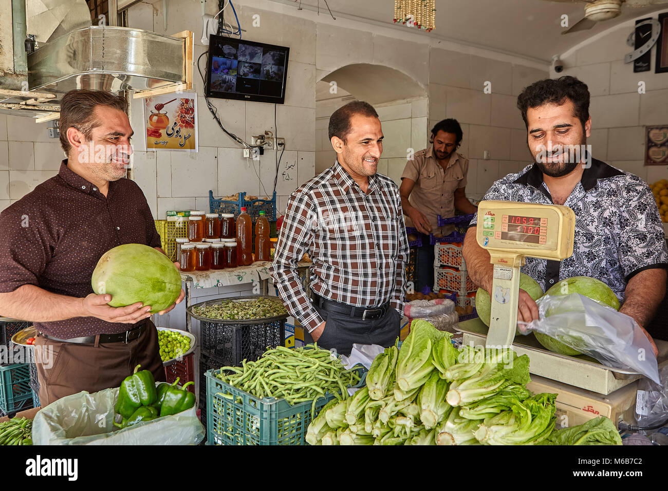 Iranian fruit seller hi-res stock photography and images - Alamy