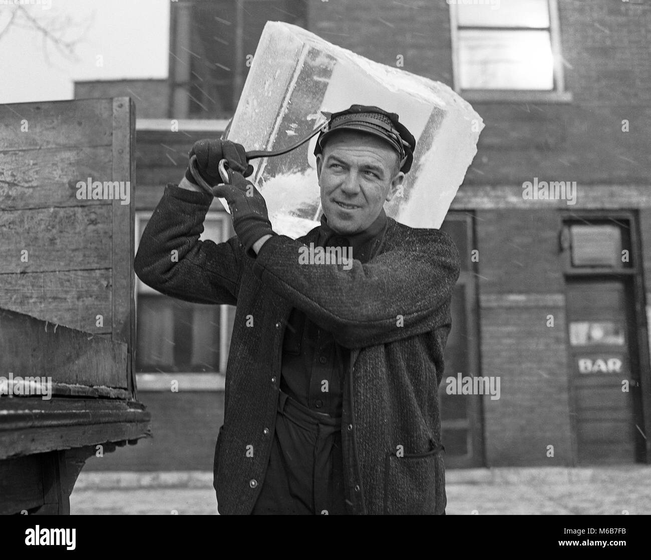 Frozen shoulder Black and White Stock Photos & Images - Alamy