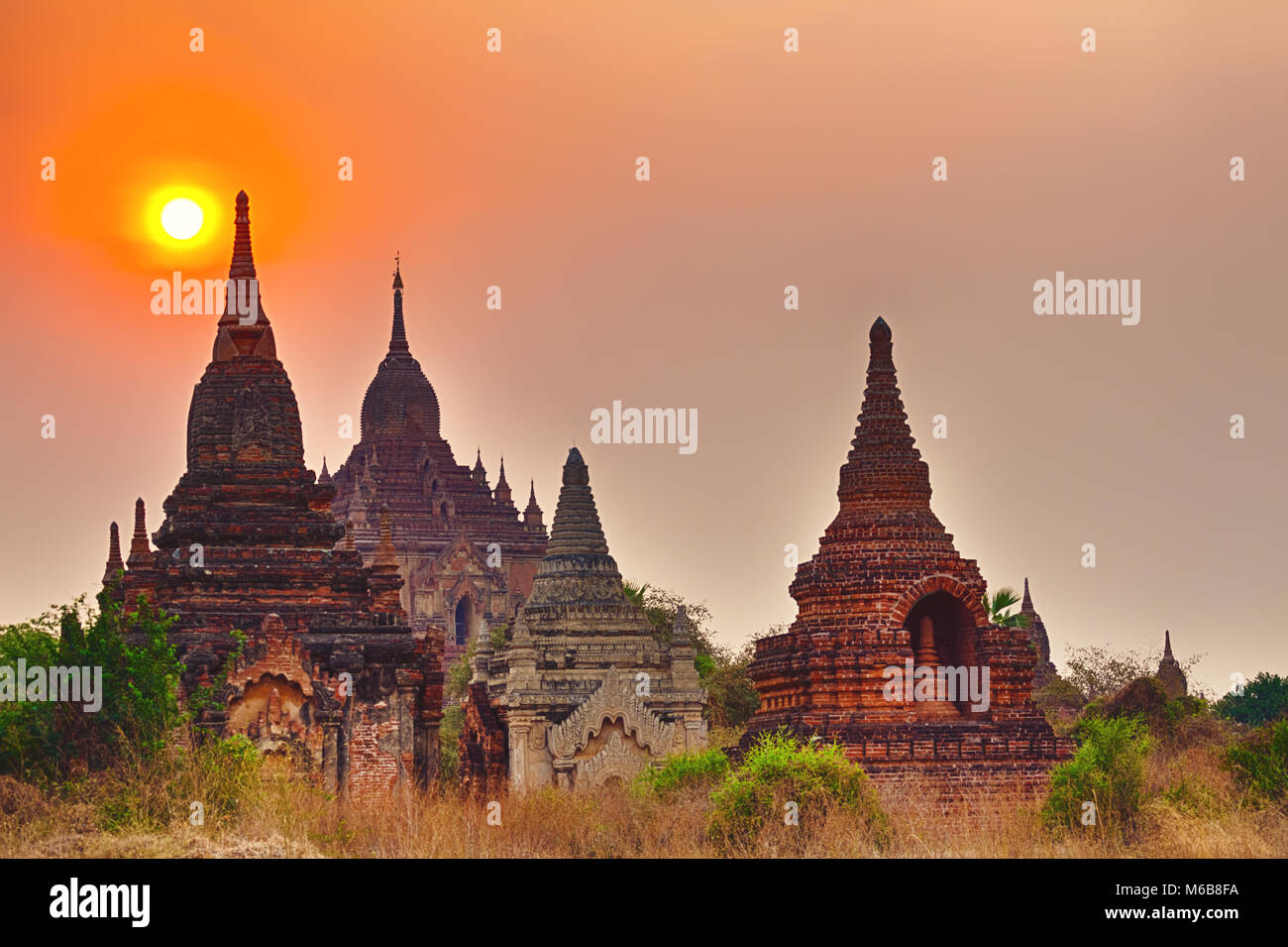 Amazing sunrise over the temple in Bagan. Myanmar Stock Photo - Alamy