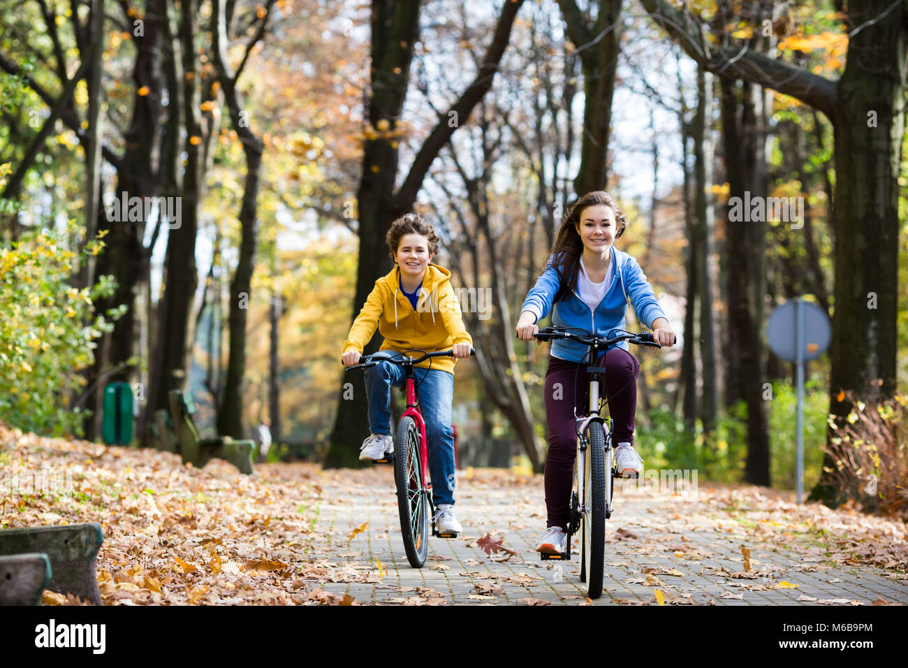 Teens riding bikes hi-res stock photography and images - Alamy