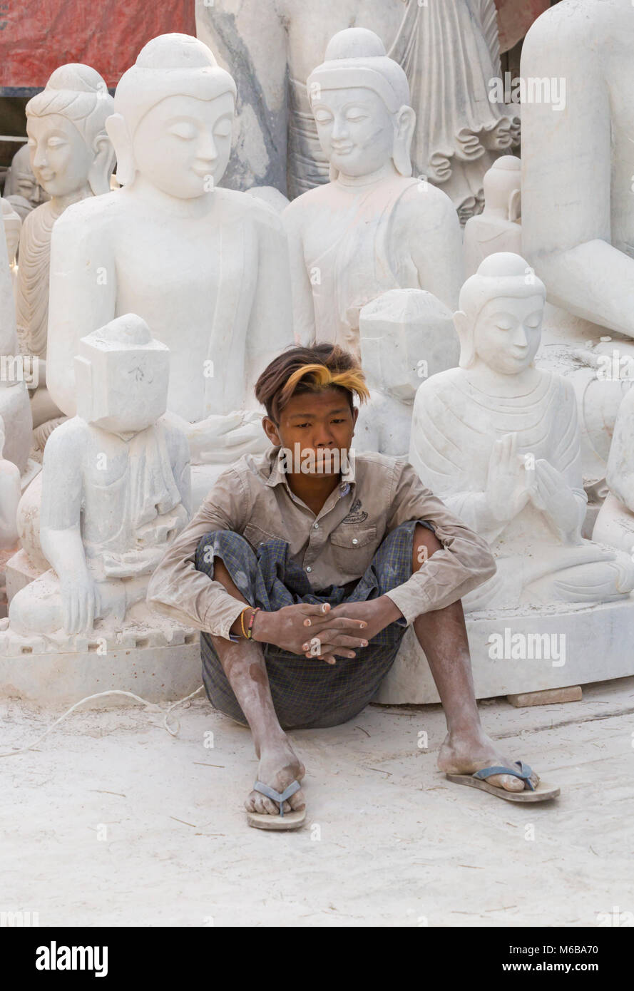 Burmese white marble buddhas hi-res stock photography and images - Alamy