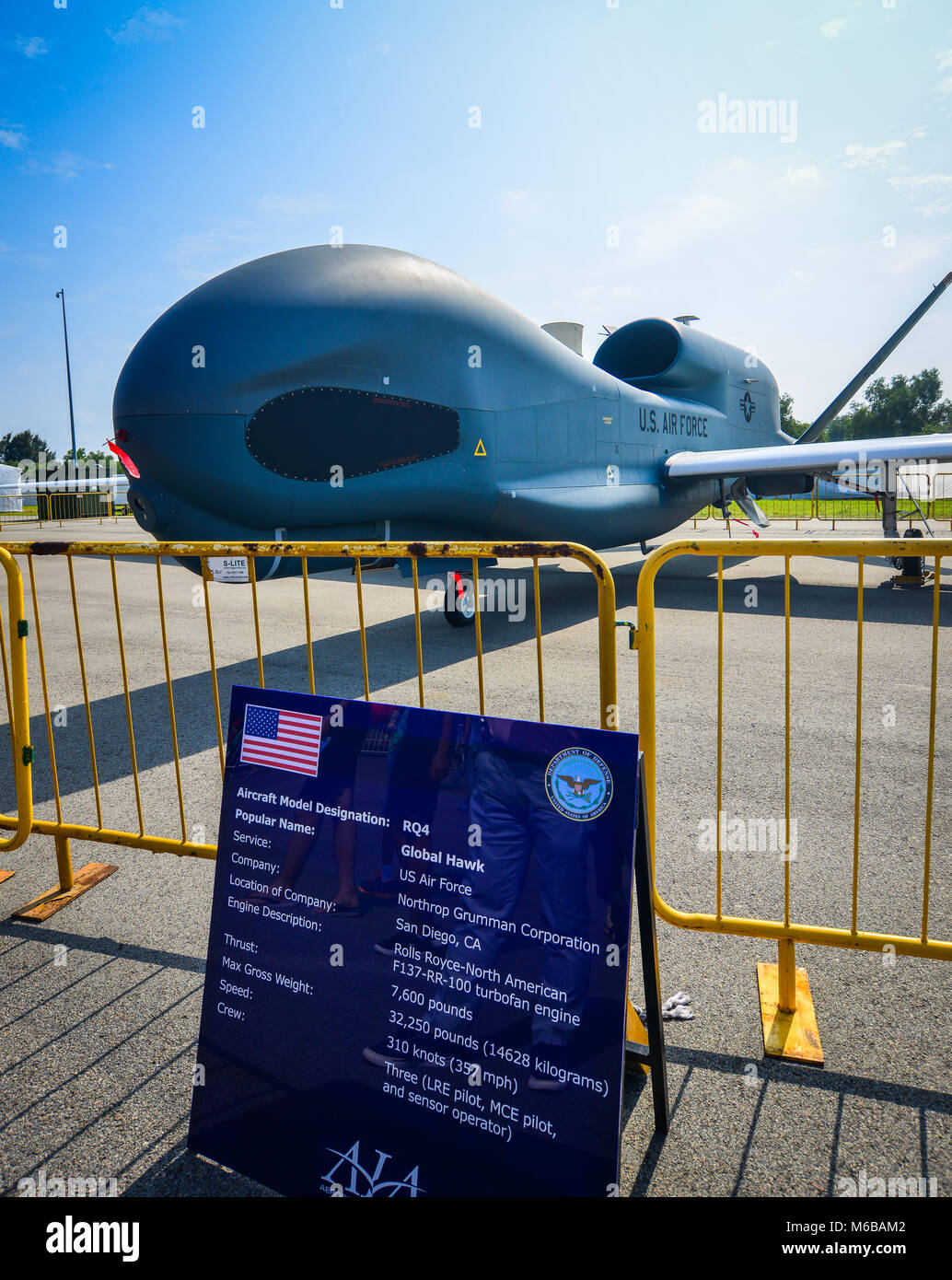 Northrop grumman rq 4 global hawk hi-res stock photography and images ...