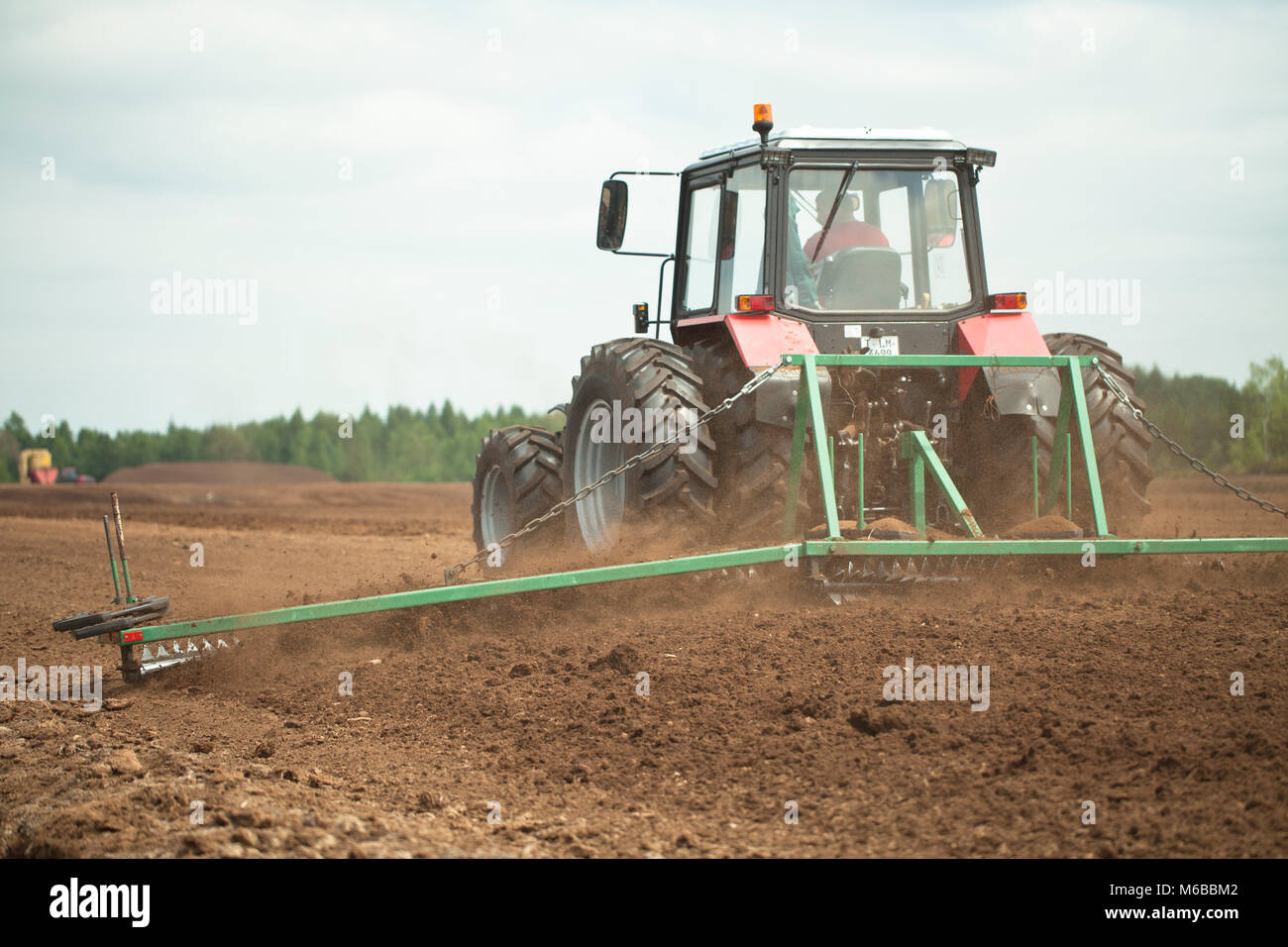 extraction of peat Stock Photo - Alamy
