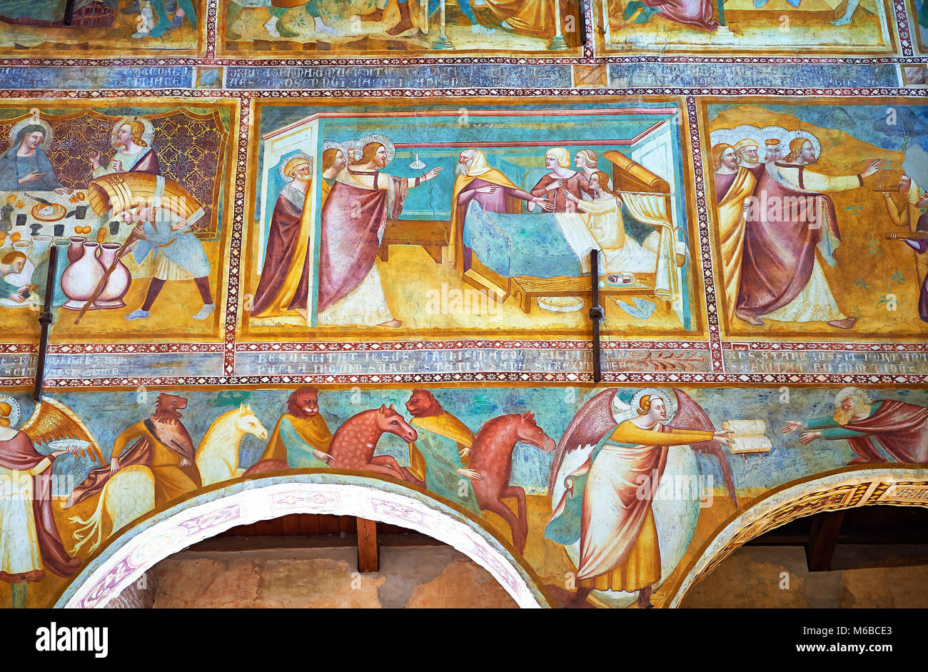 Medieval italian frescoes hi-res stock photography and images - Alamy