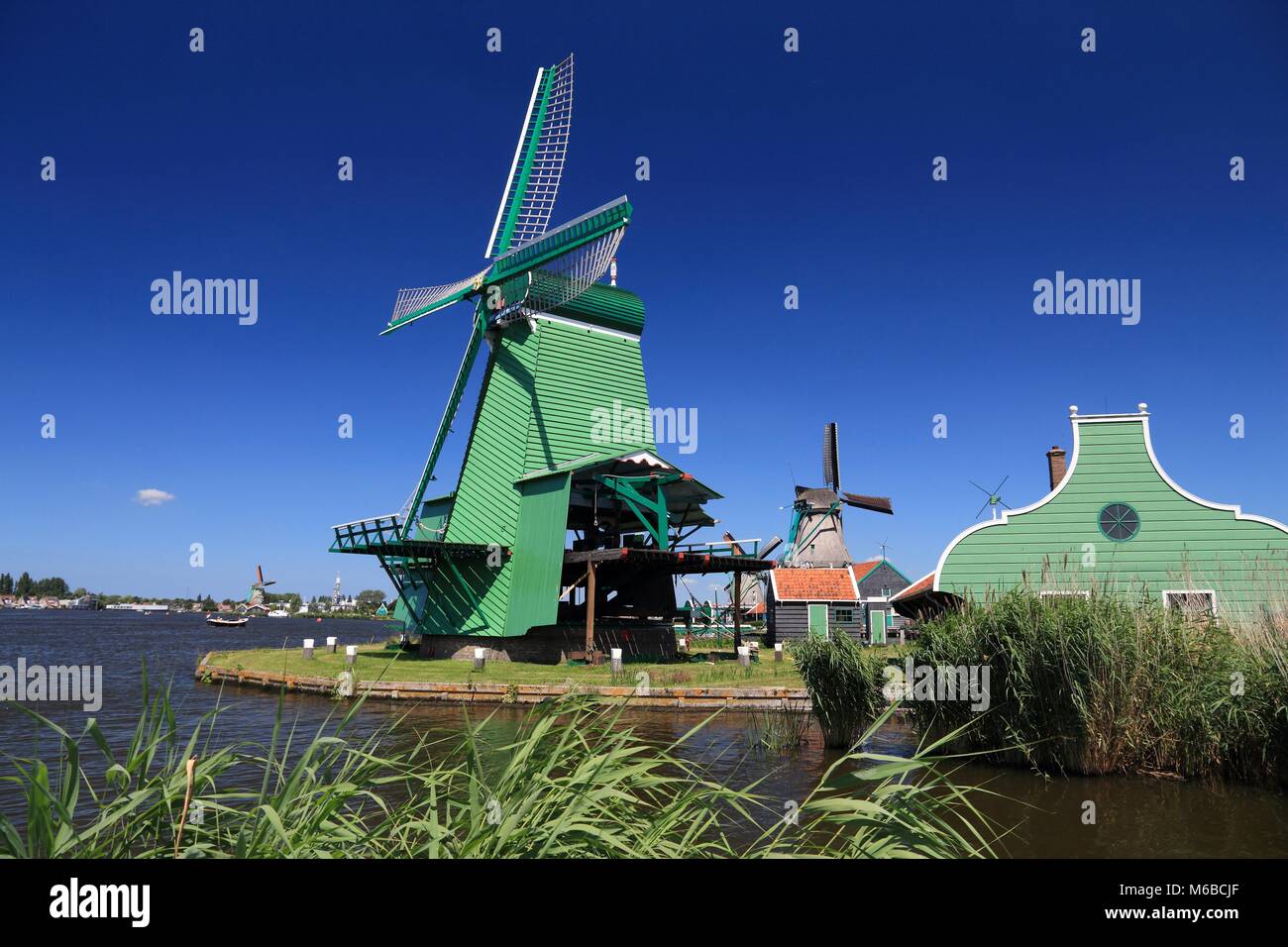 Netherlands zaandijk old town zaan hi-res stock photography and images ...