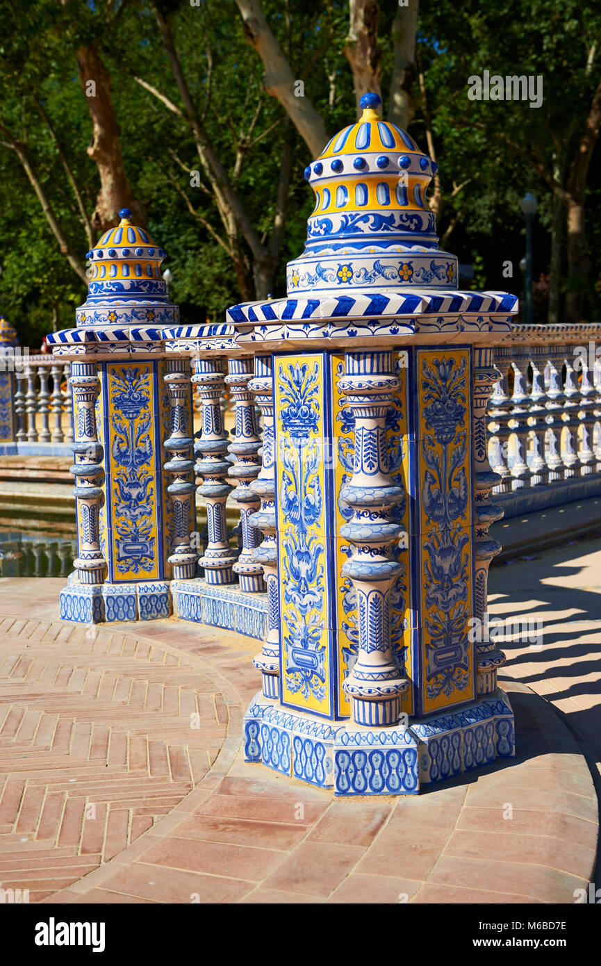 Tiles tile moorish hi-res stock photography and images - Alamy