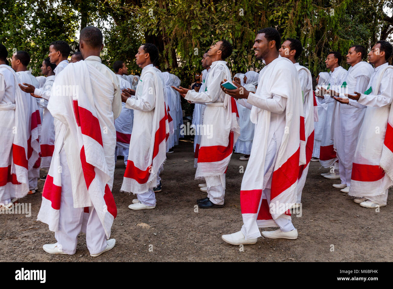 Ethiopian Orthodox Christians Dressed In Traditional White Celebrate ...