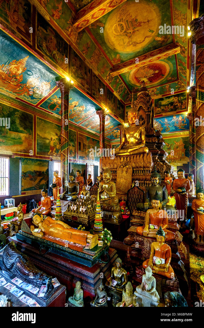 Inside the Wat Phnom temple in Phnom Penh, Cambodia. Beautiful view of ...