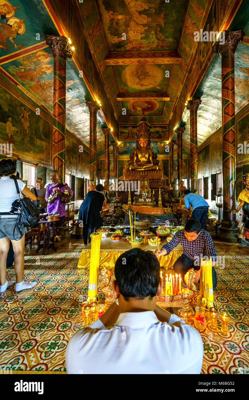 Inside the Wat Phnom temple in Phnom Penh, Cambodia. Beautiful view of ...