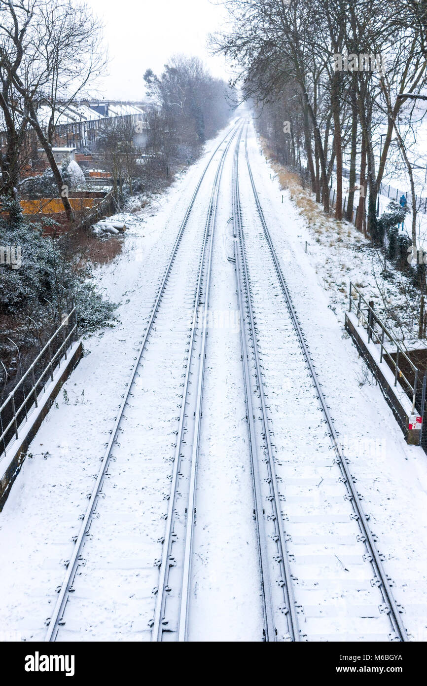 Snowy Train Tracks Leading to Ladywell Station, Lodnon Stock Photo - Alamy
