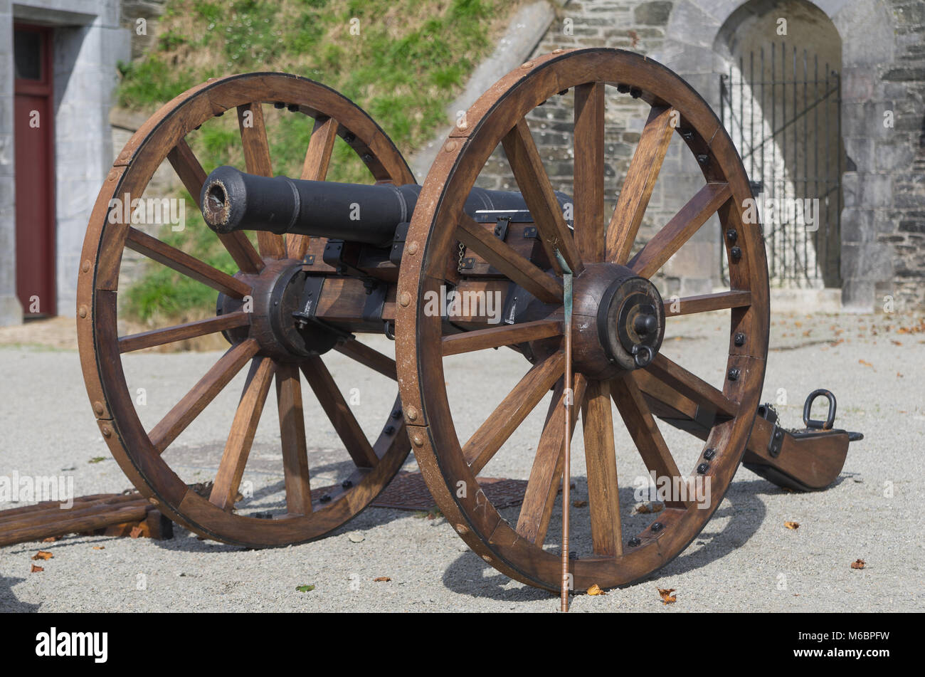 2 pounder gun hi-res stock photography and images - Alamy