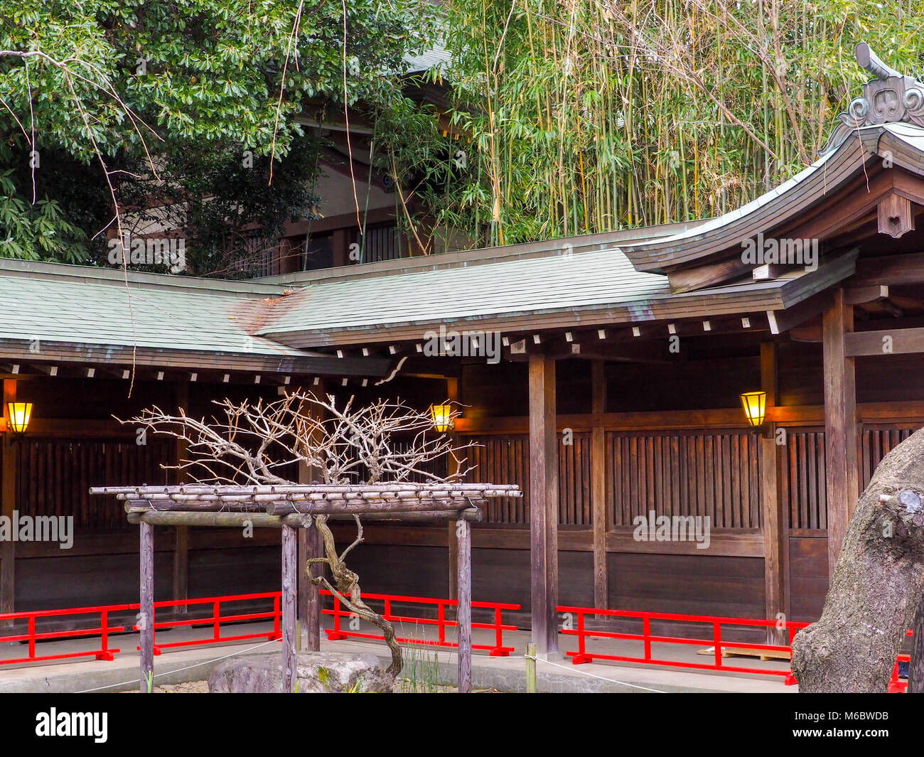 Building of japanese shrines hi-res stock photography and images - Alamy