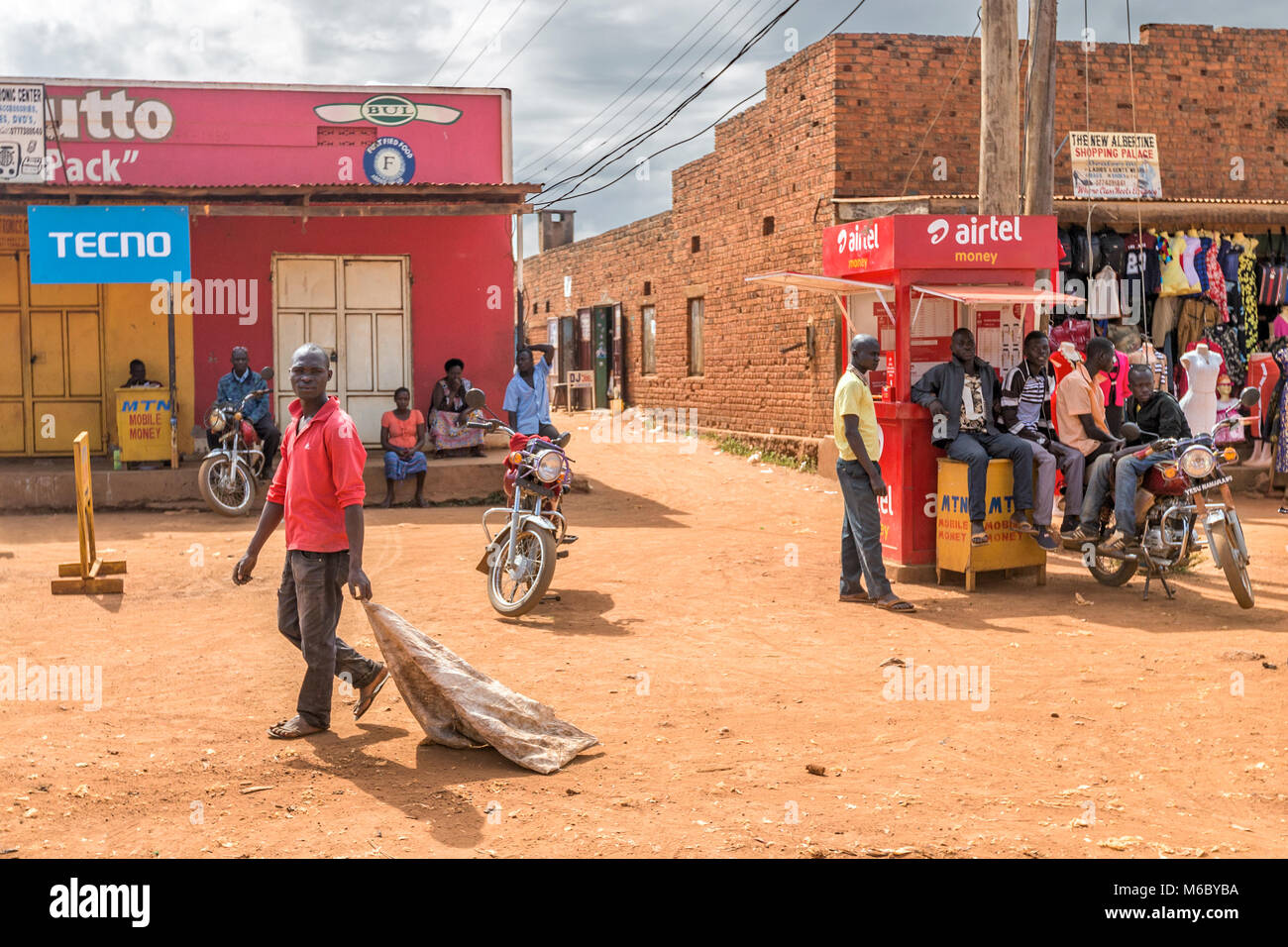 Village en route from Murchisons falls National Park to Kimbale ...