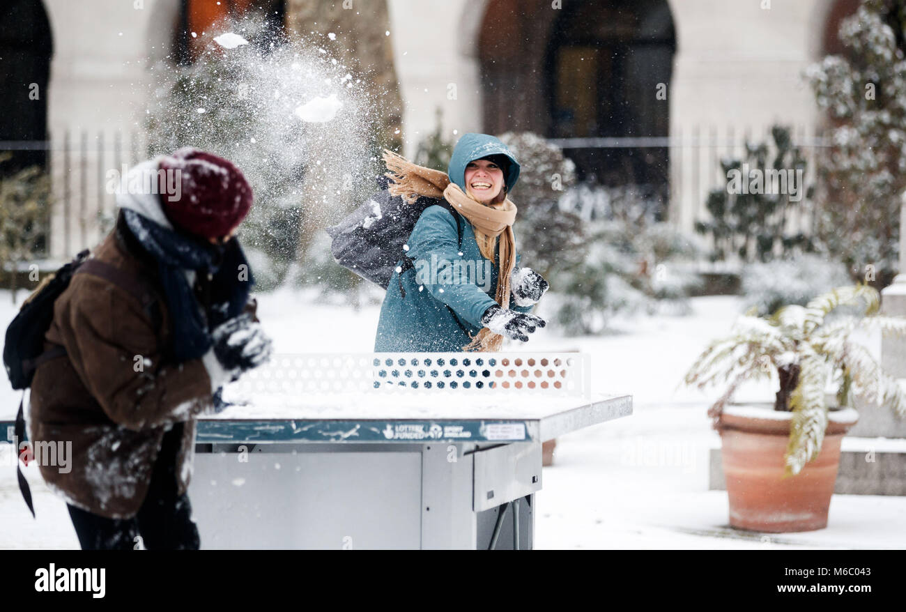 Outdoor table tennis hi-res stock photography and images - Alamy