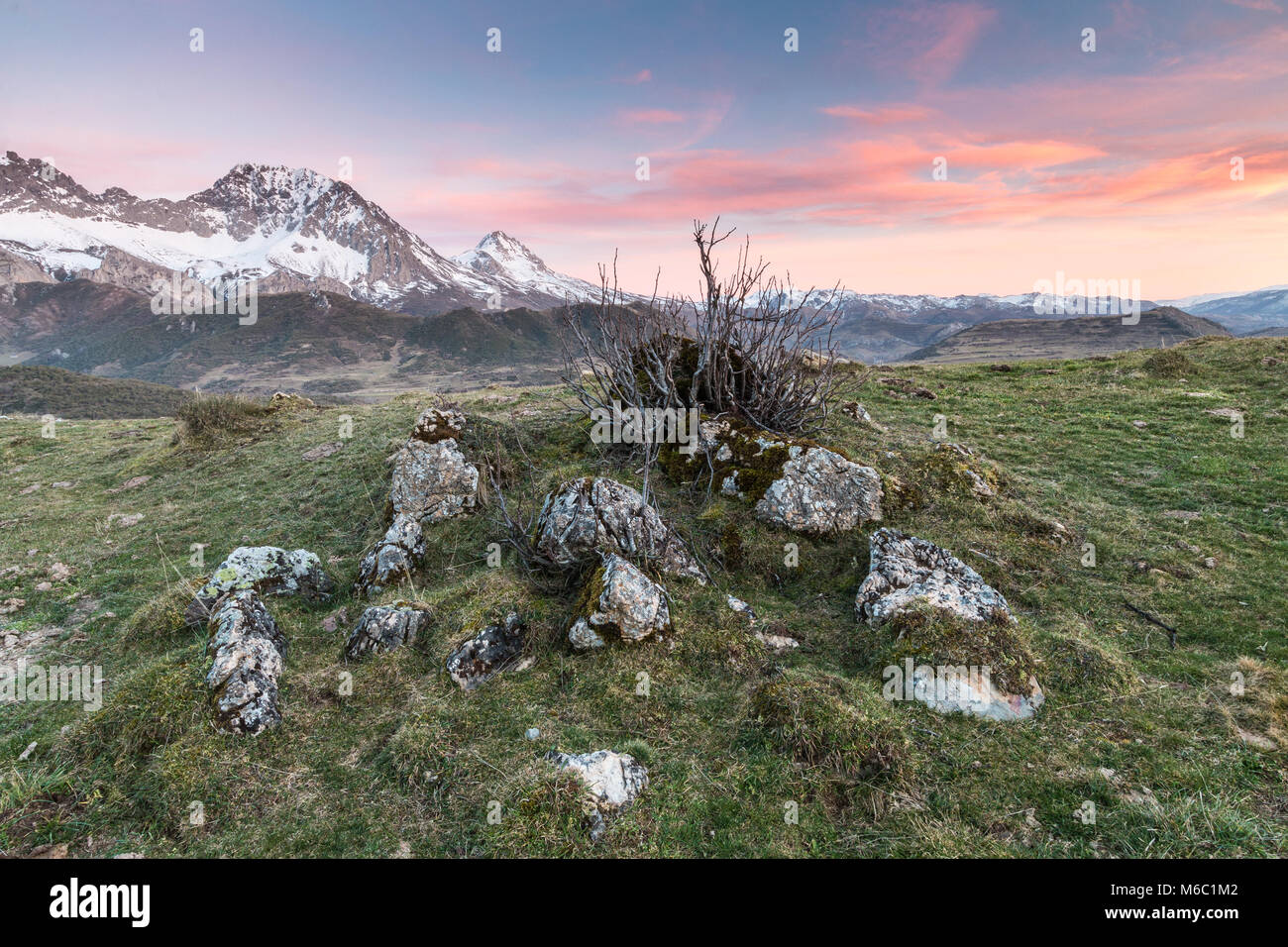 Spectacular landscapes hi-res stock photography and images - Alamy