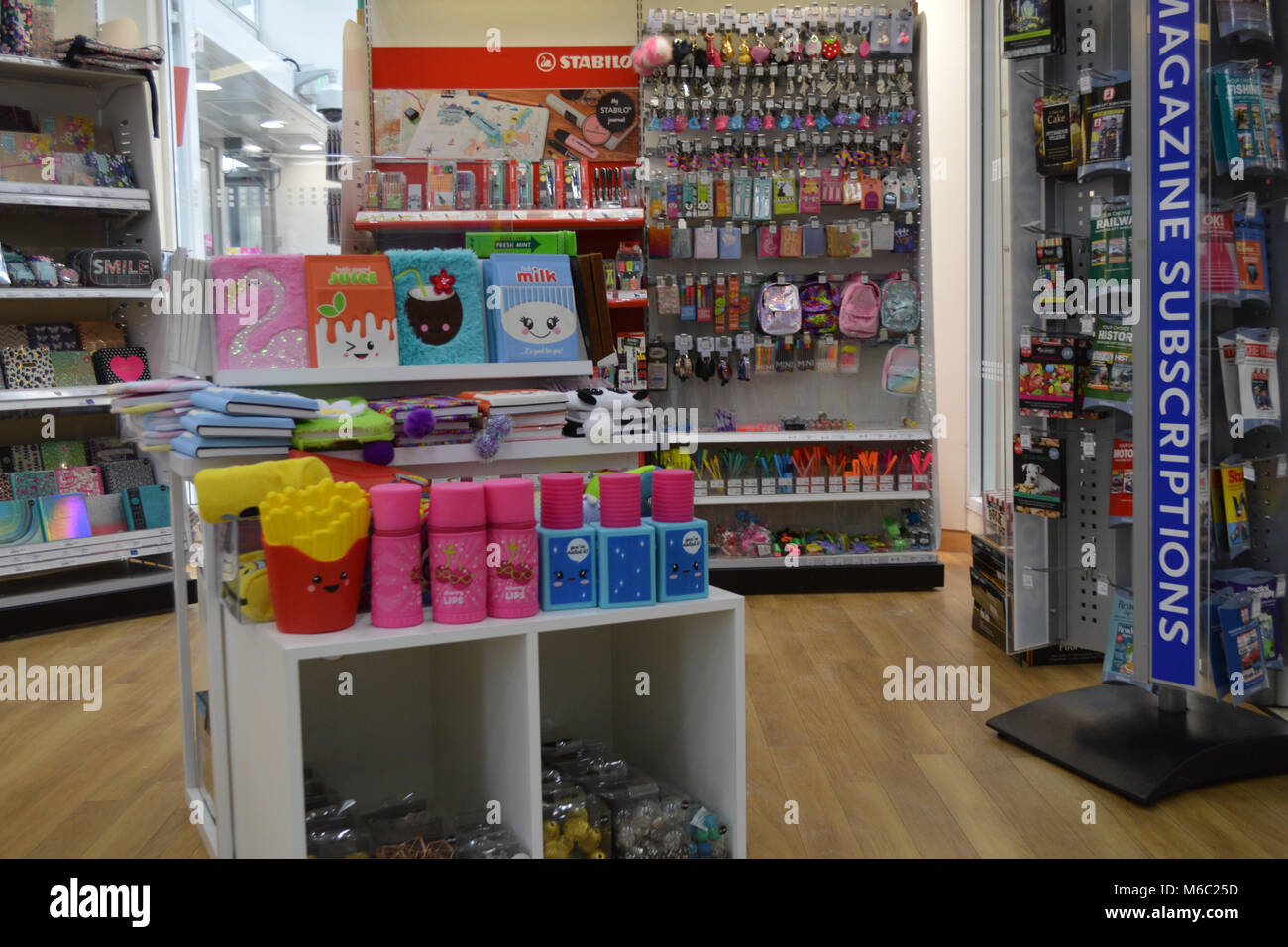 Sale in store hi-res stock photography and images - Alamy