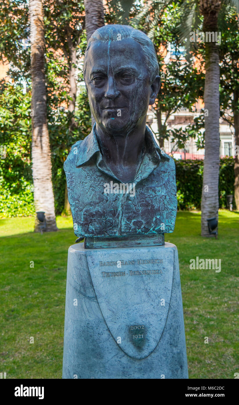 Sculpture of Baron Hans Heinrich Thyssen in Madrid Stock Photo - Alamy