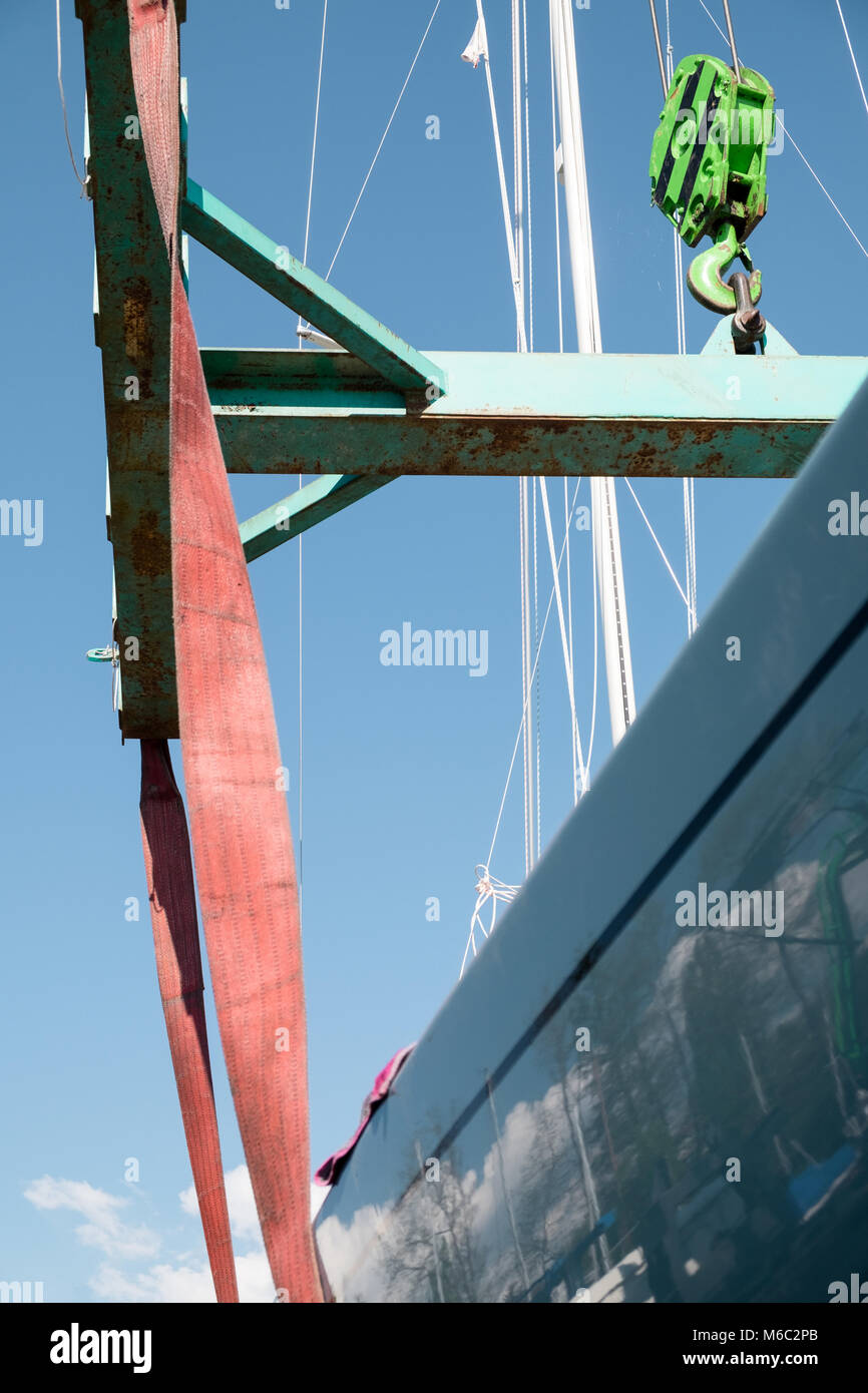 Boatyard crane hi-res stock photography and images - Alamy