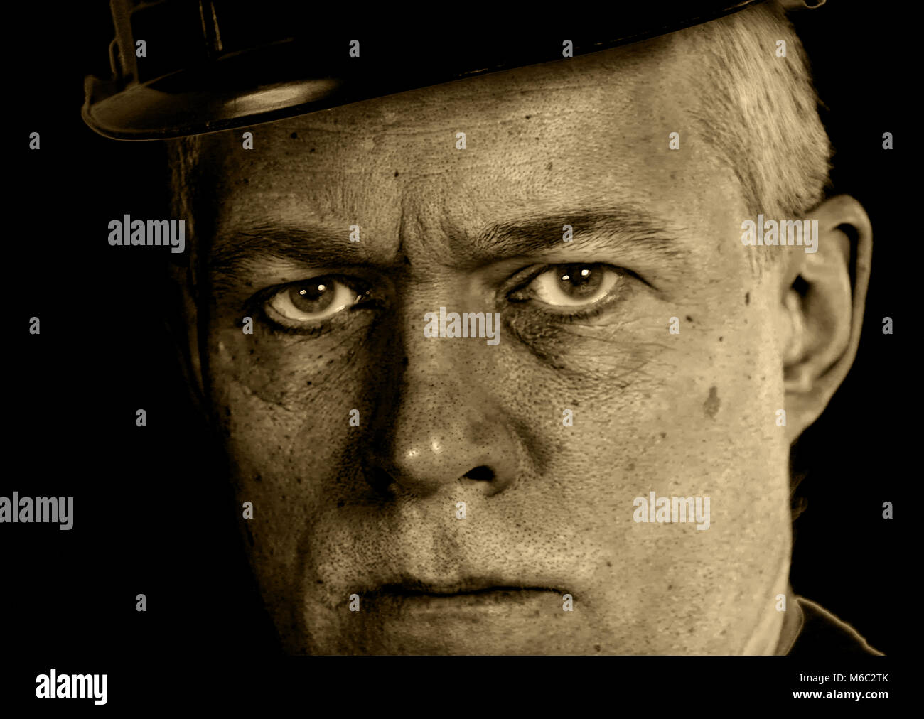 Mine worker coal face hi-res stock photography and images - Alamy