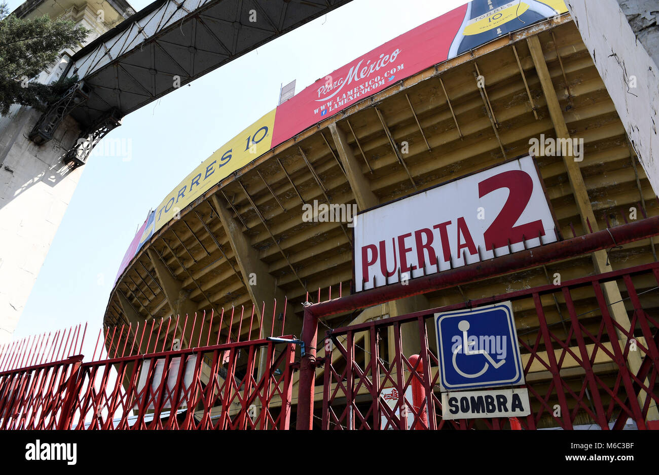 Bullfighting mexico city mexico hi-res stock photography and images - Alamy