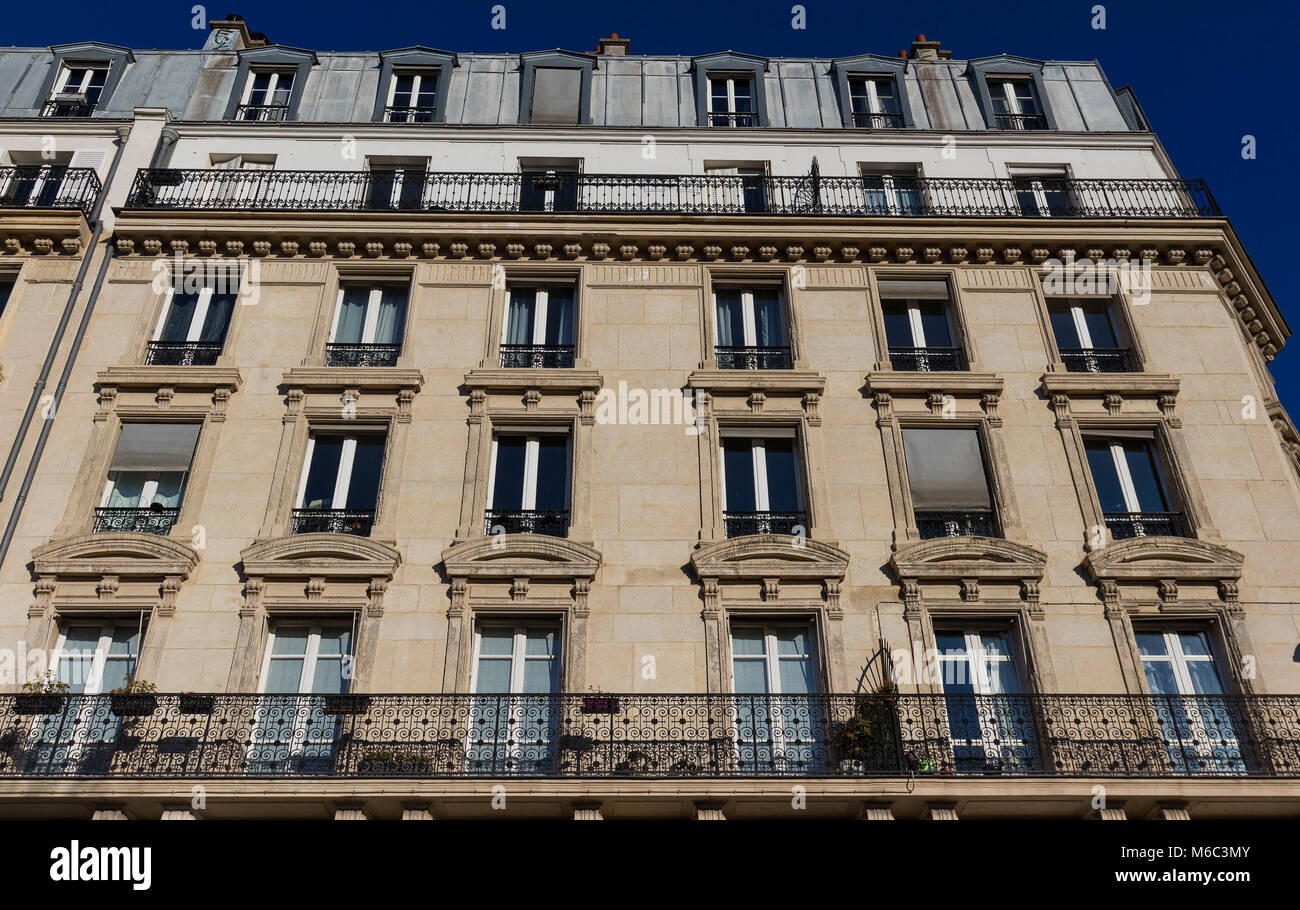 The typical facade of Parisian building, France Stock Photo - Alamy