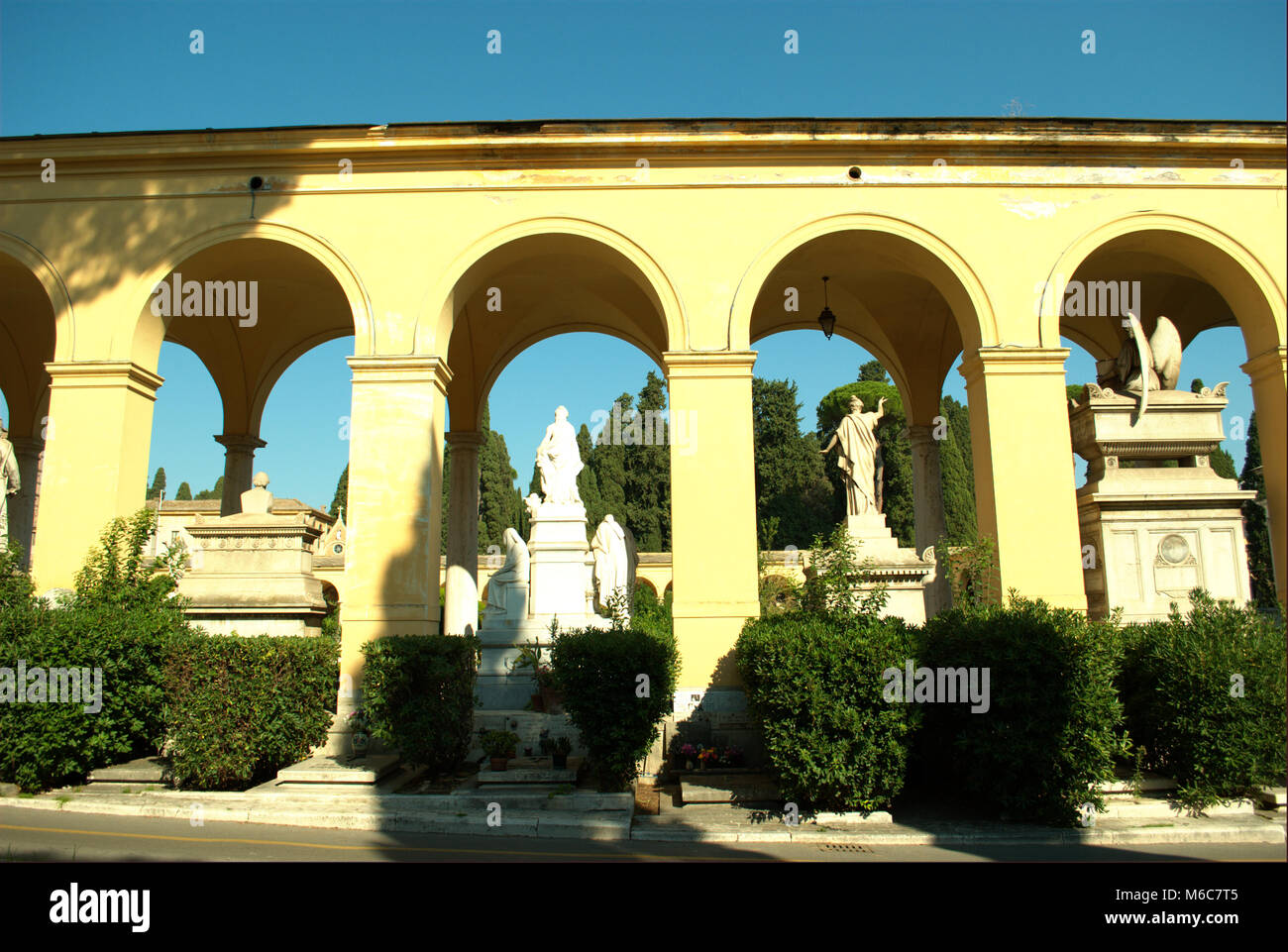Roman cemetery in the classic style, Rome, Italy Stock Photo - Alamy