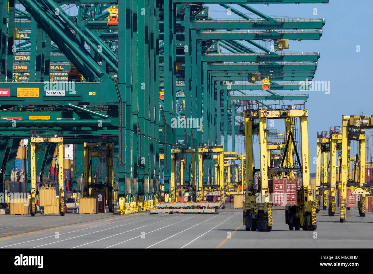 Spreaders hi-res stock photography and images - Alamy