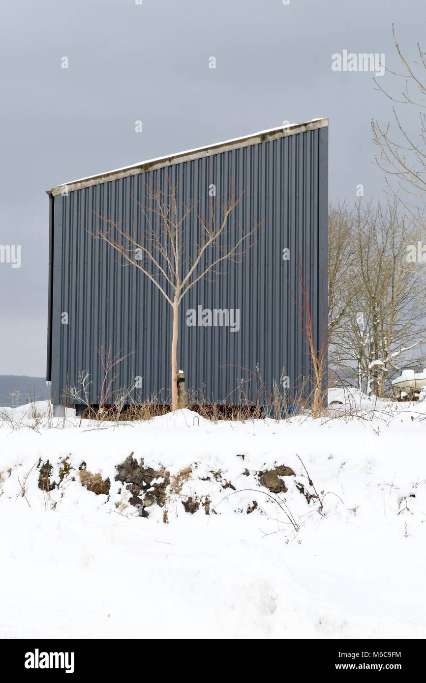 Modern farm outbuilding hi-res stock photography and images - Alamy