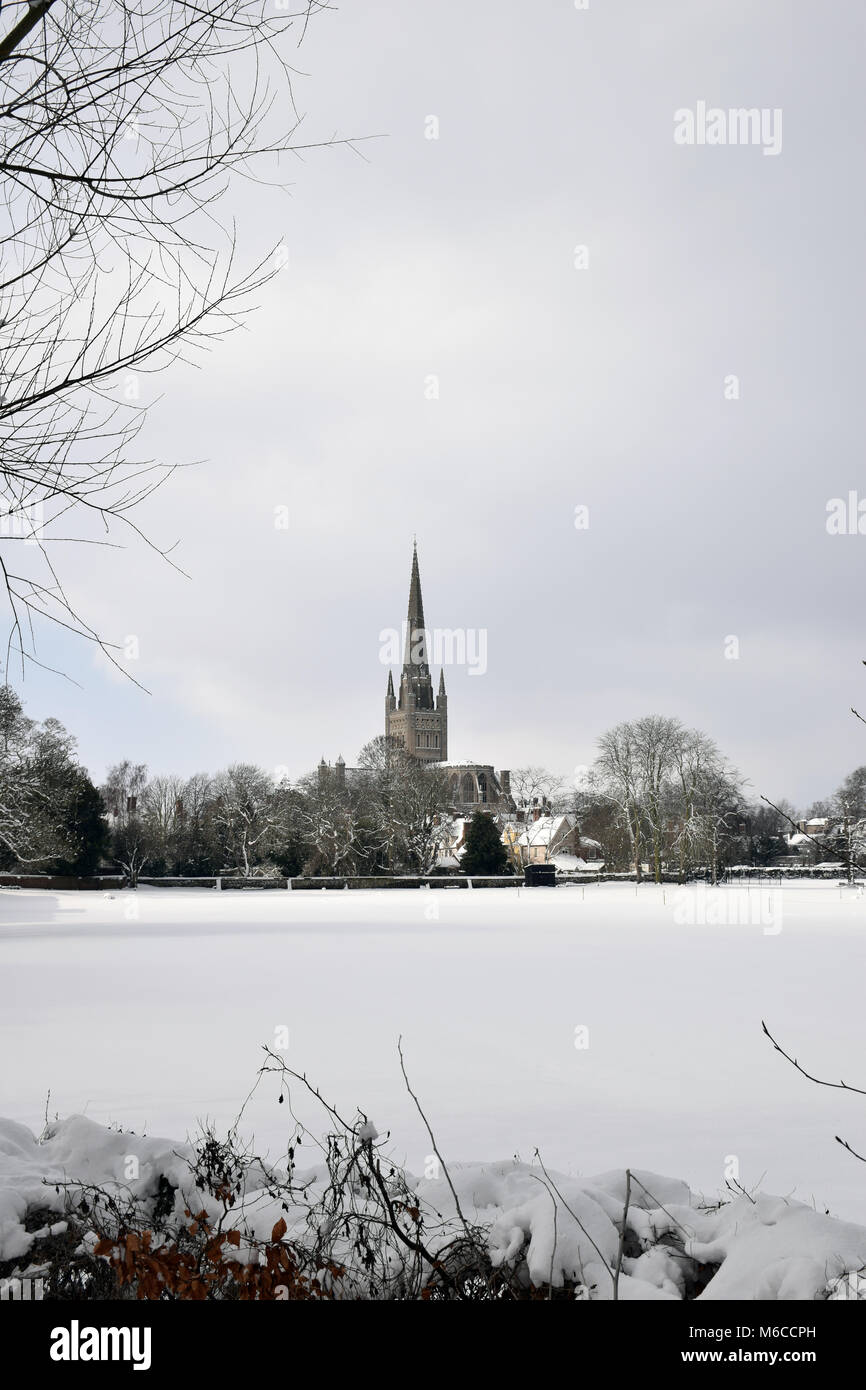 Snow, Norwich Cathedral, Feb 2018 UK Stock Photo - Alamy