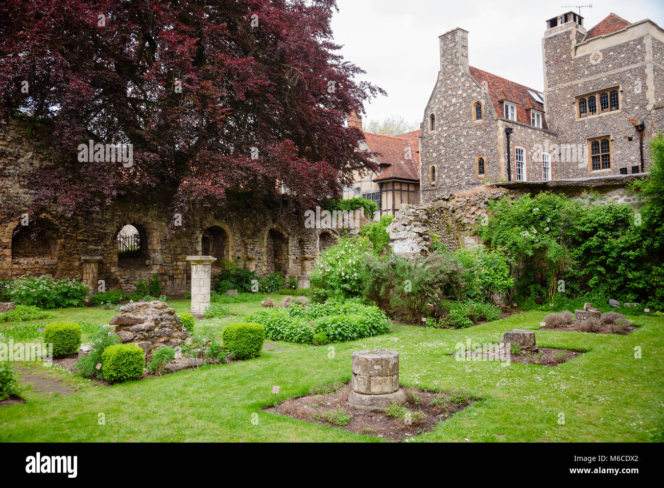Medieval herb garden hi-res stock photography and images - Alamy