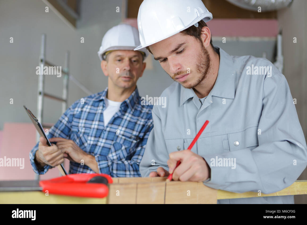 Measure training workshop hi-res stock photography and images - Alamy