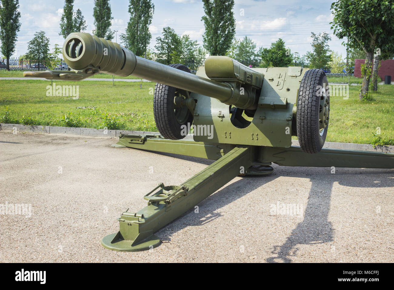 D 30 122 mm howitzer hi-res stock photography and images - Alamy