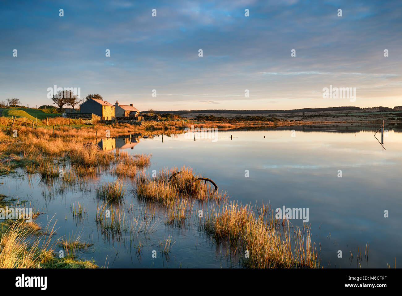 Dozmary pool bodmin moor hi-res stock photography and images - Alamy