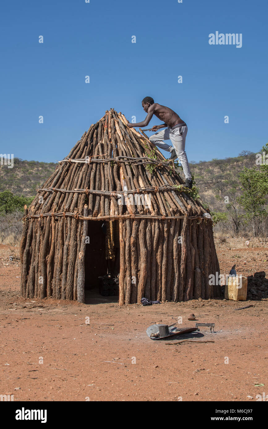 Ovahimba hut hi-res stock photography and images - Alamy
