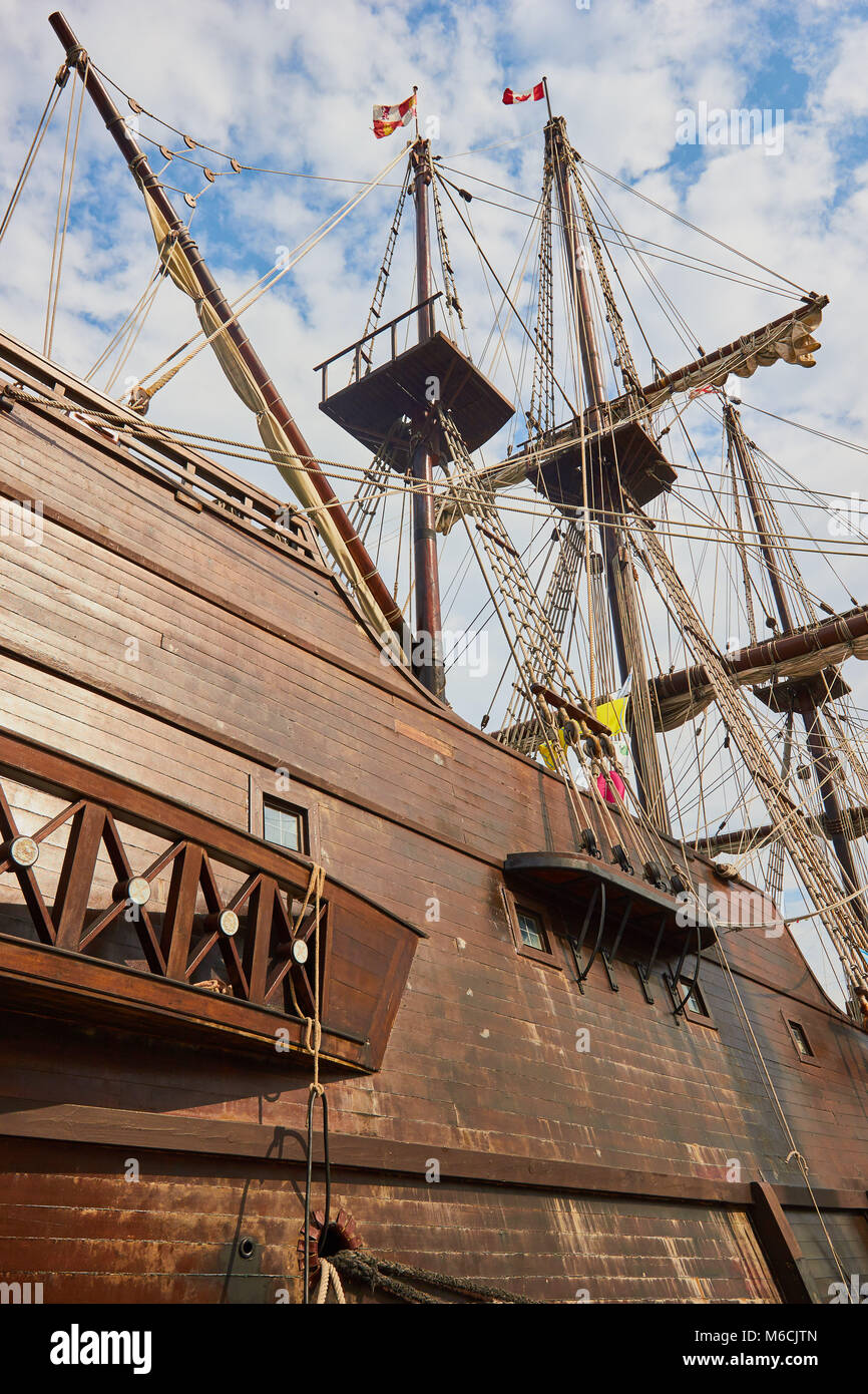 El Galeon a 17th century Spanish galleon replica used for sail training ...