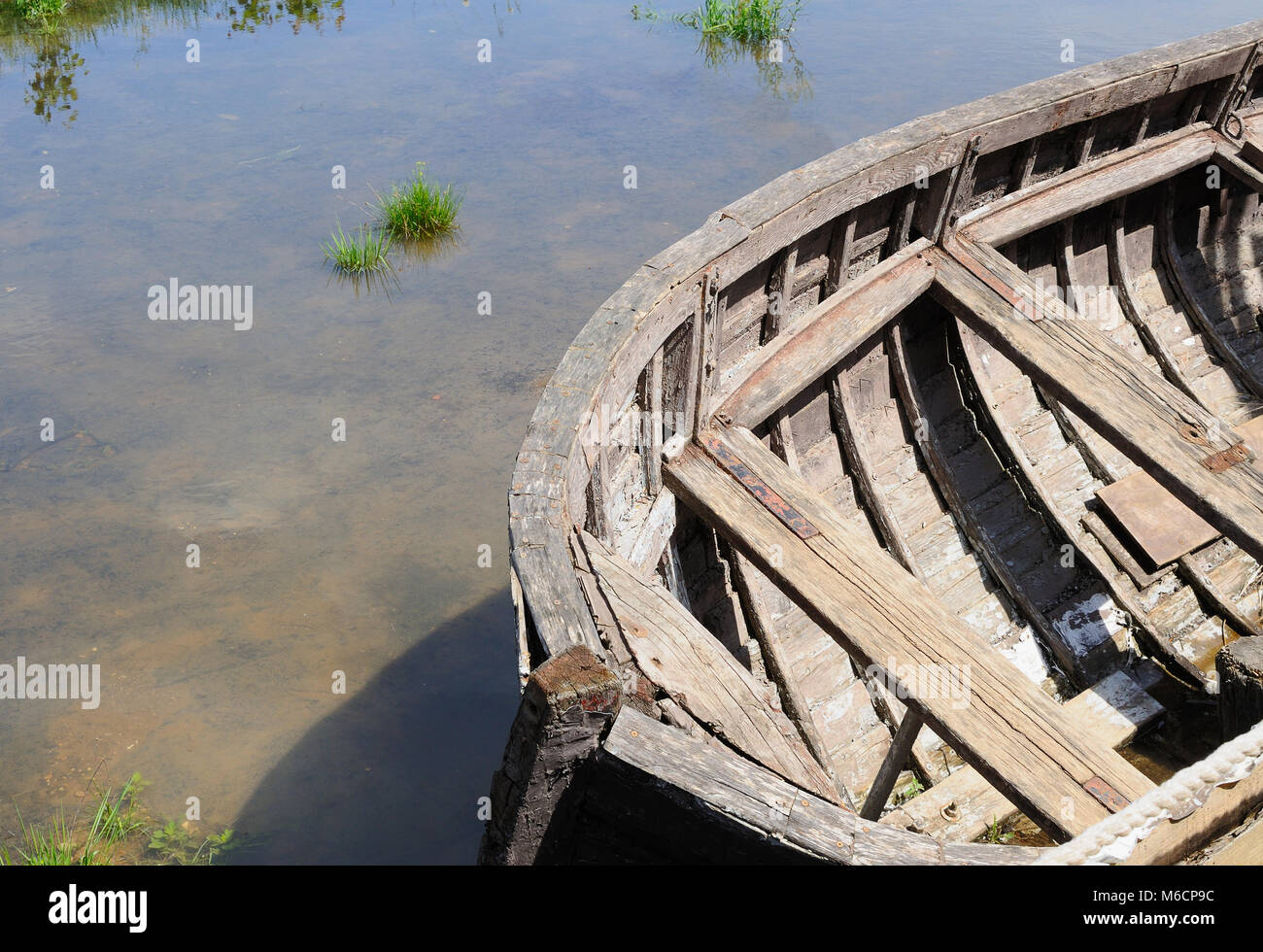 Old fashioned boat hi-res stock photography and images - Alamy