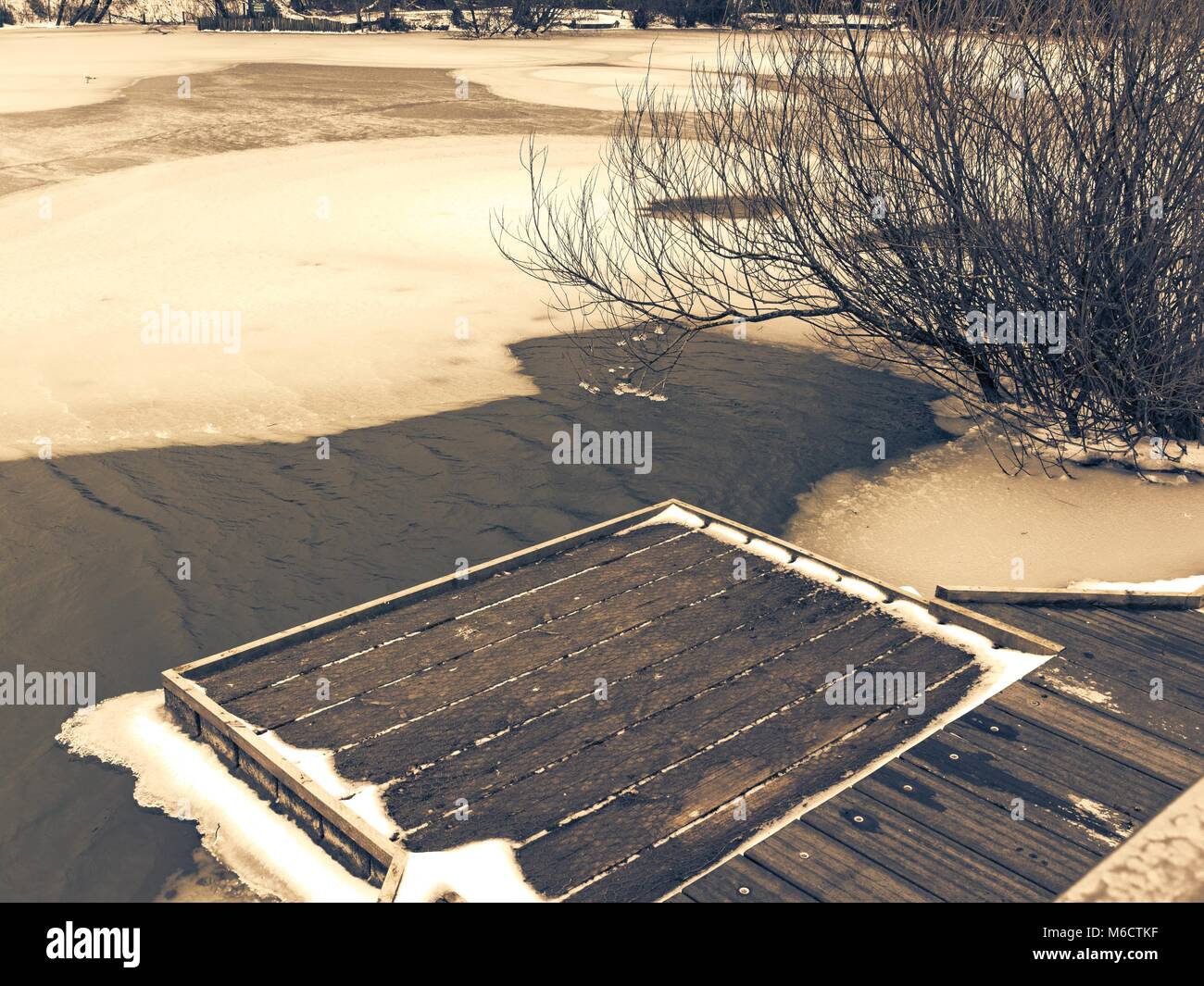 Frigid chilly icy hi-res stock photography and images - Alamy