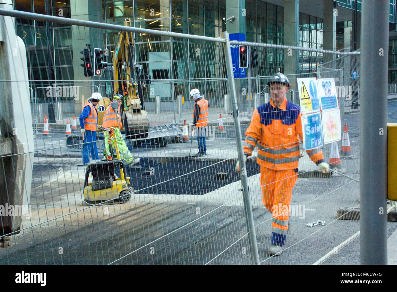 Construction Workers in Canary Wharf, East London, England, UK Stock ...
