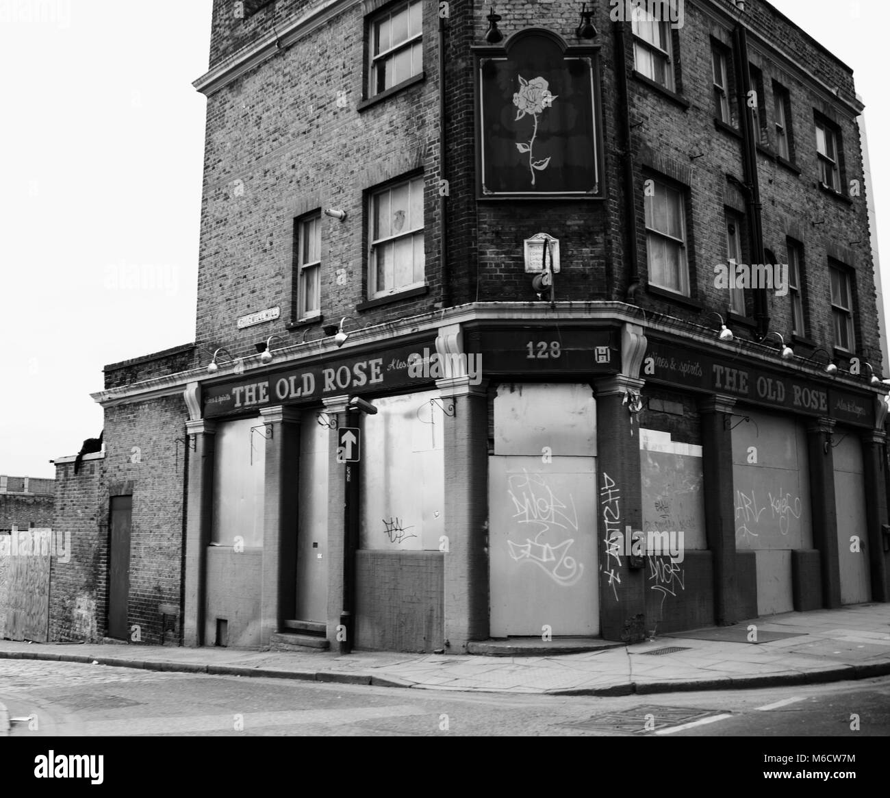 Closed down pub Black and White Stock Photos & Images - Alamy