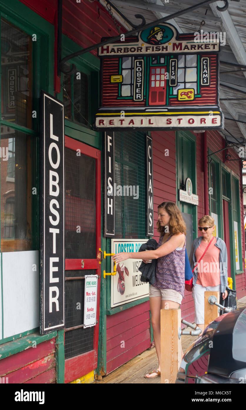 Harbor Fish market Portland Maine Stock Photo - Alamy