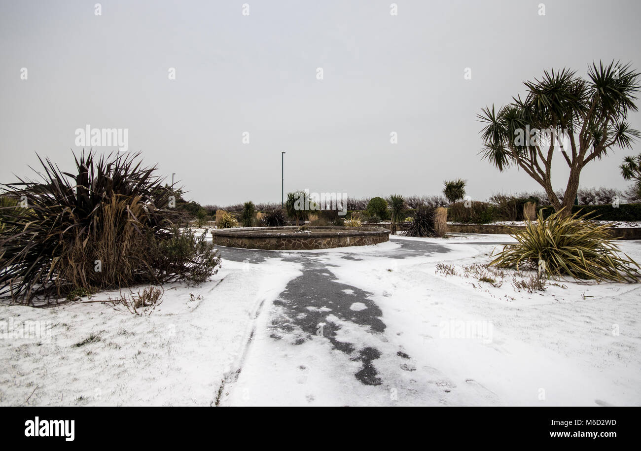 Snowy winter scenes at Marine Park Gardens, Bognor Regis, UK Stock ...