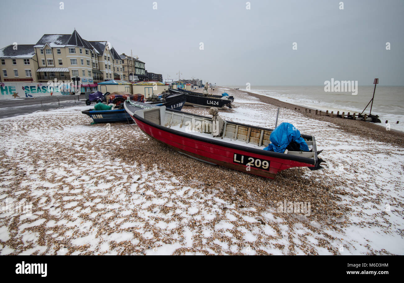 Bognor regis pier and fisherman hi-res stock photography and images - Alamy