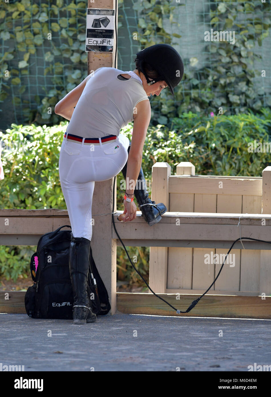 WEST PLAM BEACH, FL - MARCH 01: (EXCLUSIVE COVERAGE) Jessica Rae ...